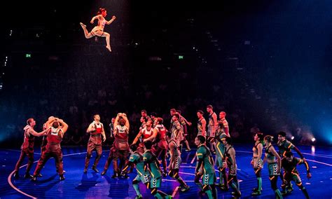 Comienza a prepararse la cancha Messi10 by Cirque du Soleil ya llegó