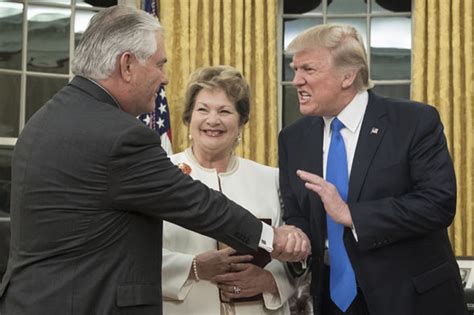 Donald Trump Handshake Body Language Explains What The Presidents