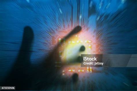 손 손가락으로 Cpu 회로 반도체에 대한 스톡 벡터 아트 및 기타 이미지 반도체 배경 주제 컴퓨터 칩 Istock