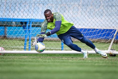 Grêmio recebe proposta multimilionária para vender Caíque