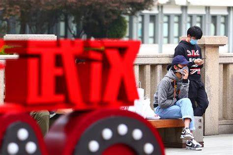 武汉解封添变数 复发频传社区封闭管理持续 ＊ 阿波罗新闻网