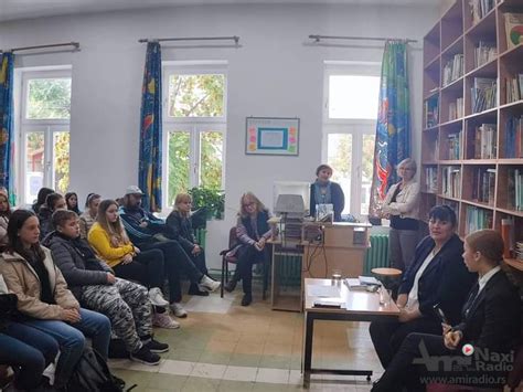 Neda Ibrajter Predstavila Knjigu Sunce U OŠ Feješ Klara Ami Naxi Radio 897mhz
