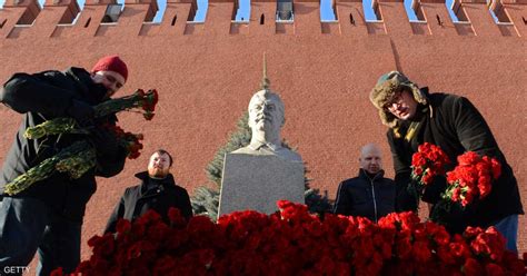 صور زهور على قبر ستالين سكاي نيوز عربية