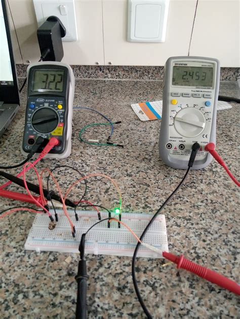 Circuit Connection On Breadboard