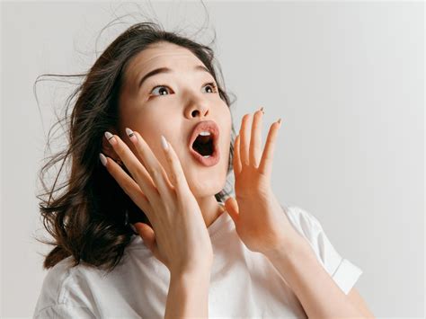 マスクを外した顔にギョッ！男性がドン引きした40代女性の残念な特徴とは（前編）｜otona Salone