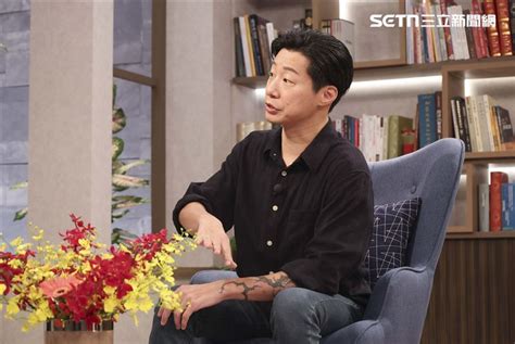 獨家／談身心症淚崩！林昶佐首度揭露父親家暴「像要殺人」：公平嗎？ 政治 三立新聞網 Setncom