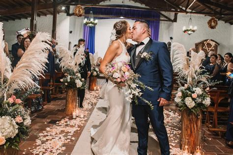 Decoración de iglesia para boda económica