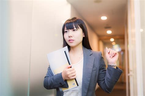「中途採用の面接官に若い女性社員を起用」会社の理由が共感呼ぶ 中2イズム