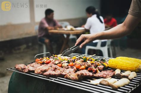 中秋烤肉「最危險食材」害心血管猝死風險增 營養師示警：這一定要全熟 Enews新聞網