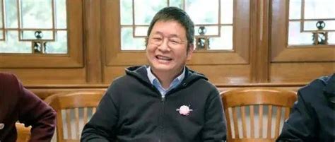 中国芯片首富虞仁荣，32岁创业，功成名就捐赠家乡200亿建大学镇海宁波韦尔