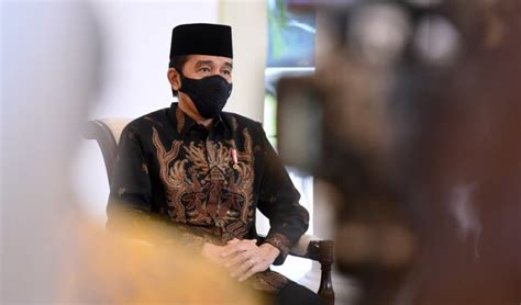 Jokowi Presiden Tetap Memperingati Hari Batik Nasional Di Tengah