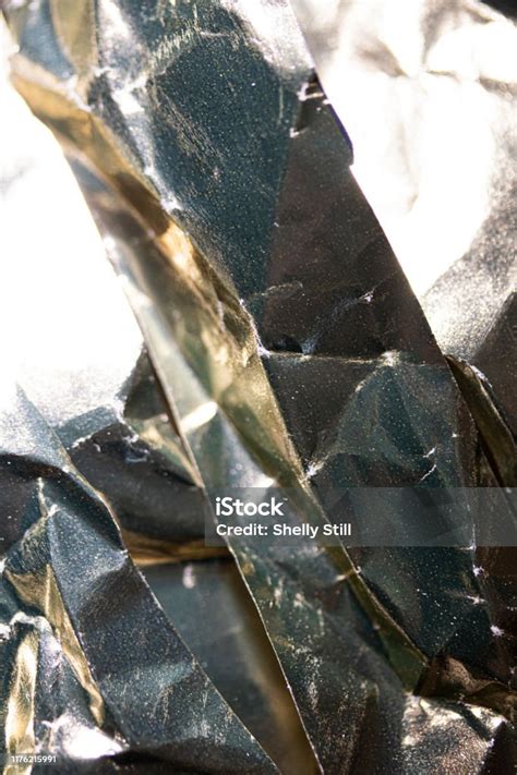 추상 빛나는 종이 여러 가지 빛빛나는 공상 과학 은색배경을 잘라 0명에 대한 스톡 사진 및 기타 이미지 0명 금속의 기하 도형 Istock