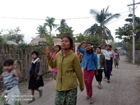 ကယ်တင်ရှင်မရှာ ဒို့ကျေးရွာ သပိတ် စစ်ကြောင်း စစ်အာဏာရှင် တော်လှန်ရေး ချီတက် ဆန္ဒပြ Khit Thit Media