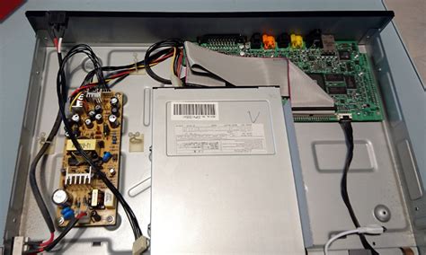 Raspberry Pi Revives Stand Alone Divx Player Hackaday