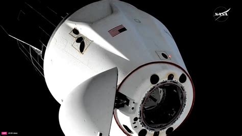 Dragon Spacex Spacex Dragon Spacecraft Splashes Down In The Gulf Off