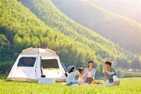 야외에서 가족 피크닉 캠핑 사진 무료 다운로드 Lovepik