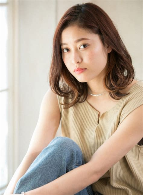 写真 6枚目 2020夏のイメチェンに♡新しい私になれる「最新・ミディアムヘア」11選 Locari（ロカリ）