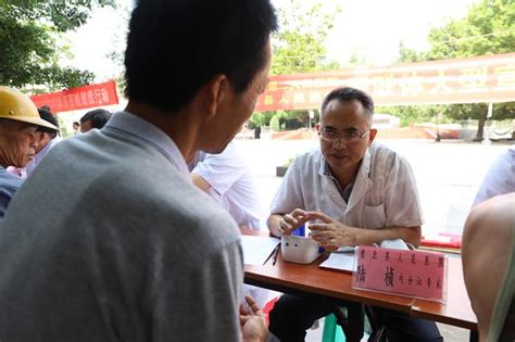 院長親義診 群眾樂開懷 每日頭條