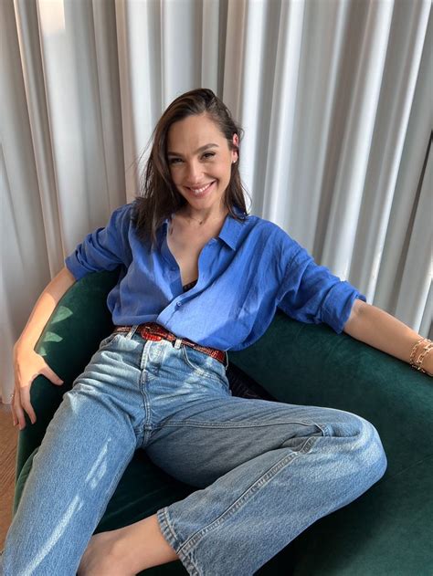 Gal Gadot On Twitter Gal Gadot Wonder Woman Gal Gardot Gal Gabot
