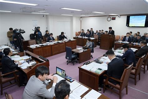 정당현수막 제한 옥외광고물 조례 개정안 상임위 통과 한라일보