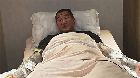 館長健康亮紅燈！「手插針頭換血」嘆：希望多撐久一點 身體指數非常差「賺再多錢都不快樂」 Peekme