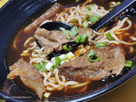 台北信義。許家黃金牛肉麵︱半筋半肉麵搭配鎮店小菜，還有冷飲喝到飽～捷運永春站美食 X 虎林街美食 Wiselys 拍拍照寫寫字