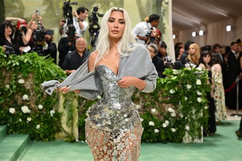 Kim Kardashians Bold Hair Makeover Is Turning Heads Newsweek