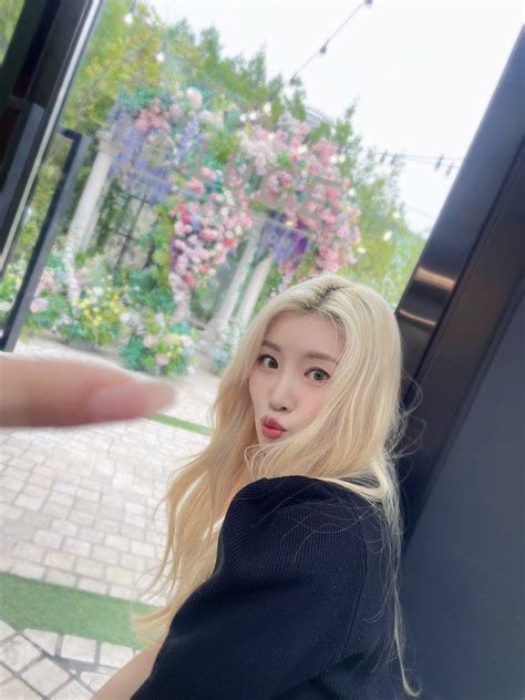 크랙시 Craxy On Twitter 🐶 언니 🐯 지수안 잡아 먹어야지~~~~~ 🐶 🤭🤭 Craxy Wooah