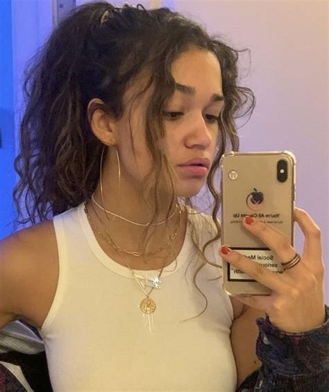 Madison Bailey Ideias De Penteado Atrizes Famosos