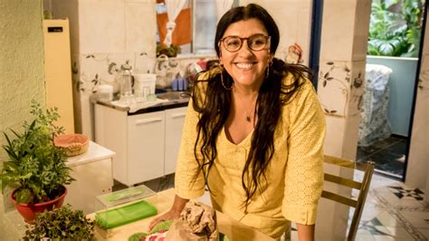 Foto Na novela Amor de Mãe Lurdes Regina Casé será dada como