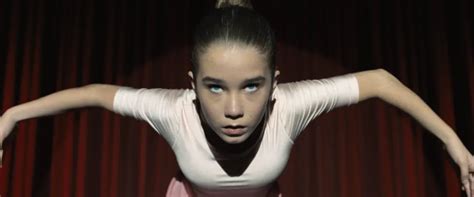 反转再反转的美国惊悚电影《噬血芭蕾阿比盖尔 血滴姬港》！这尺度r级终于来了！ 电影解析 奈飞推荐