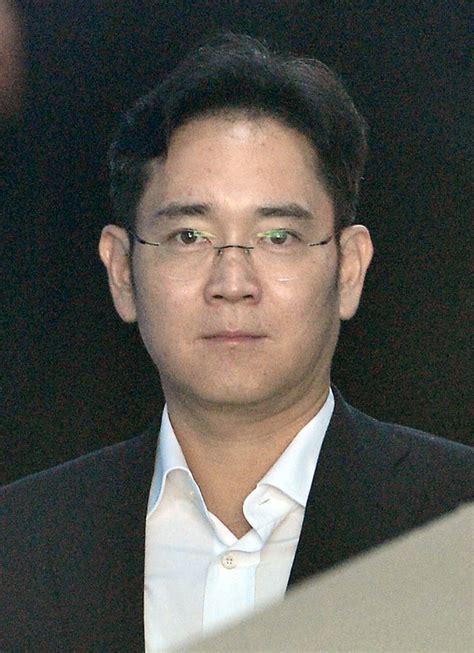 朴槿惠“親信門”：三星“太子”李在镕受審 崔順實之女遭“圍堵”表情痛苦【組圖】【6】 韓國頻道 人民網