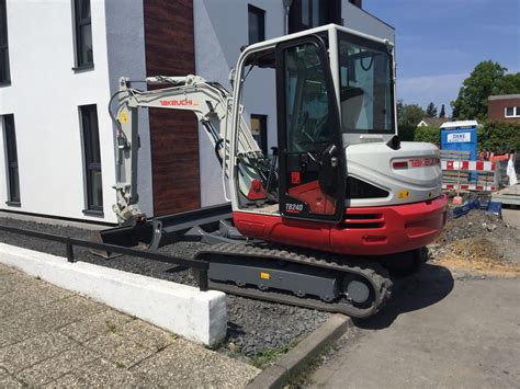 Minibagger Takeuchi TB 240 Müller Tiefbau