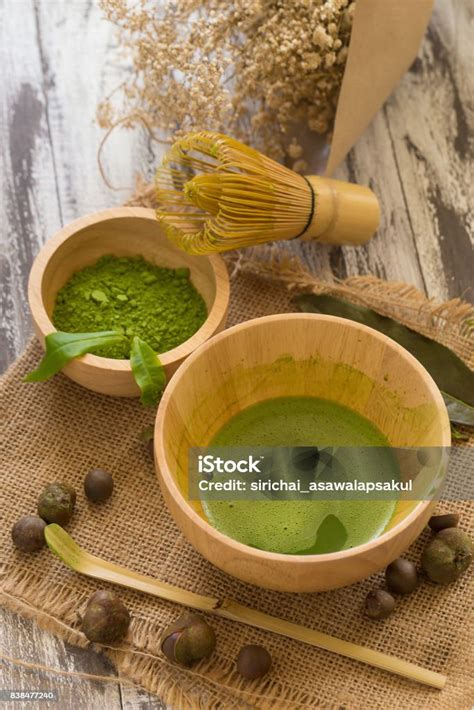 말 가루 그릇 나무로 되는 숟가락과 털 녹차 잎 유기농 녹차 말 식 세트 고급 요리에 대한 스톡 사진 및 기타 이미지 고급