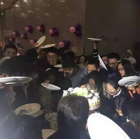 厦大食堂办自助餐 2天被学生“吃垮” Cn