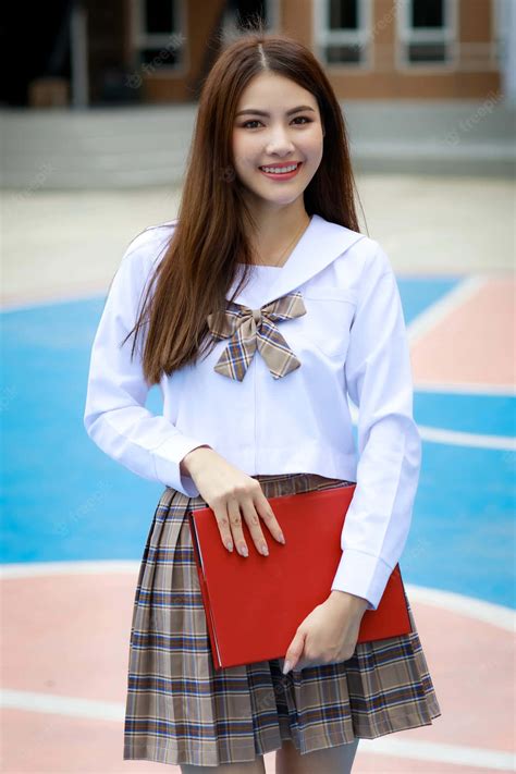 Download Japanese School Girl In Court Wallpaper