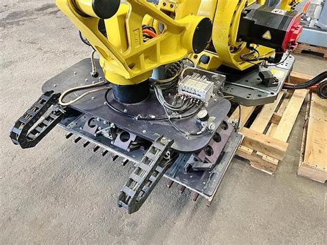 Used Sold Used Fanuc M 410ib 160 Palletizing Robot With Controller