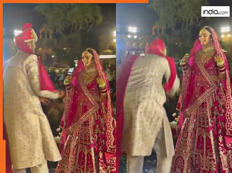 Dulha Dulhan Ka Video दुल्हन को देखते ही बावरा हो गया दूल्हा स्टेज पर
