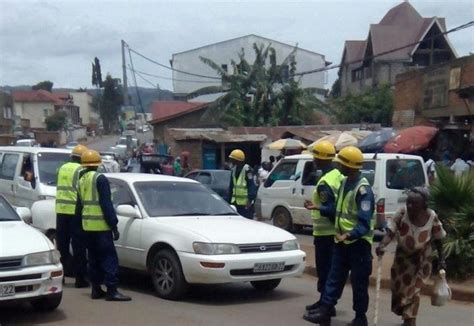 La police un business responsable des embouteillages à Kinshasa Une analyse dOasis Kodila