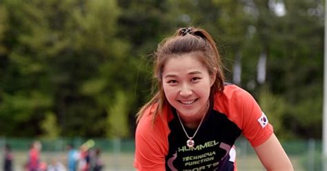 女하키 캡틴 한혜령 립스틱 대신 금스틱