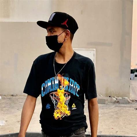 Diwakar Dc Crescent M O O N • Threads Say More