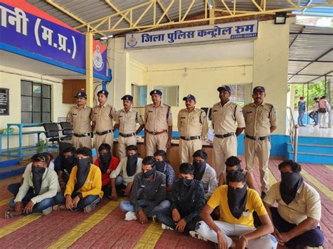 Police Arrested Three Accused With 15 Illegal Weapons खरगोन में बड़ी