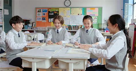 学生在教室学习 原创广告视频素材 蓝牛仔