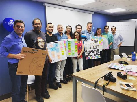 12명의 참가자 8시간 진행 온오프라인 연동 창의적 아이디어 발상 플랫폼 Wowideas