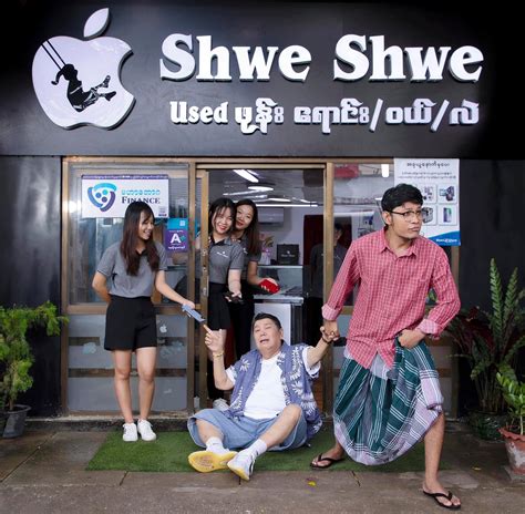 Apple4u 5 8inches နဲ့ စမတ်ကျတဲ့ Pro ဘဲဥလေးလည်း ရှိမယ်နော်🥚 Iphone 11pro 256gb • Ll A Region