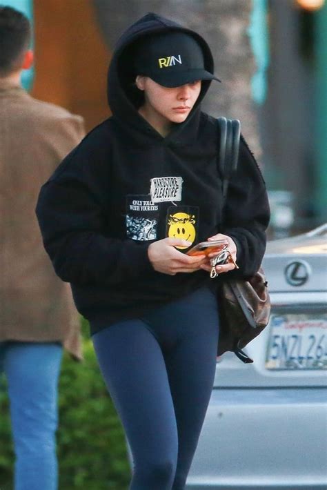 Chloe Moretz Yoga Pants Porn Pictures Xxx Photos Sex Images Pictoa