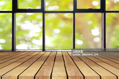흐리게 자연 배경 위에 위에 관점 나무 보드 빈 테이블 사용할 수 있습니다 제품 또는 디자인 레이아웃의 디스플레이 대 한 모의 0명에 대한 스톡 사진 및 기타 이미지
