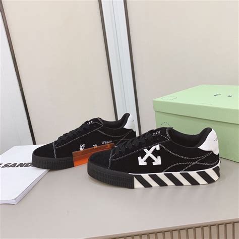 Кроссовки Off-White - купить с доставкой по выгодным ценам в интернет ...