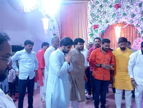अमित ठाकरे यांनी दिल्या पुण्यातील मानाच्या गणपतीसह विविध मंडळांना भेट