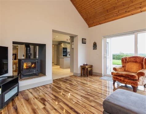 Kaindl Gloss Hickory Bravo Select Floors And Tiles